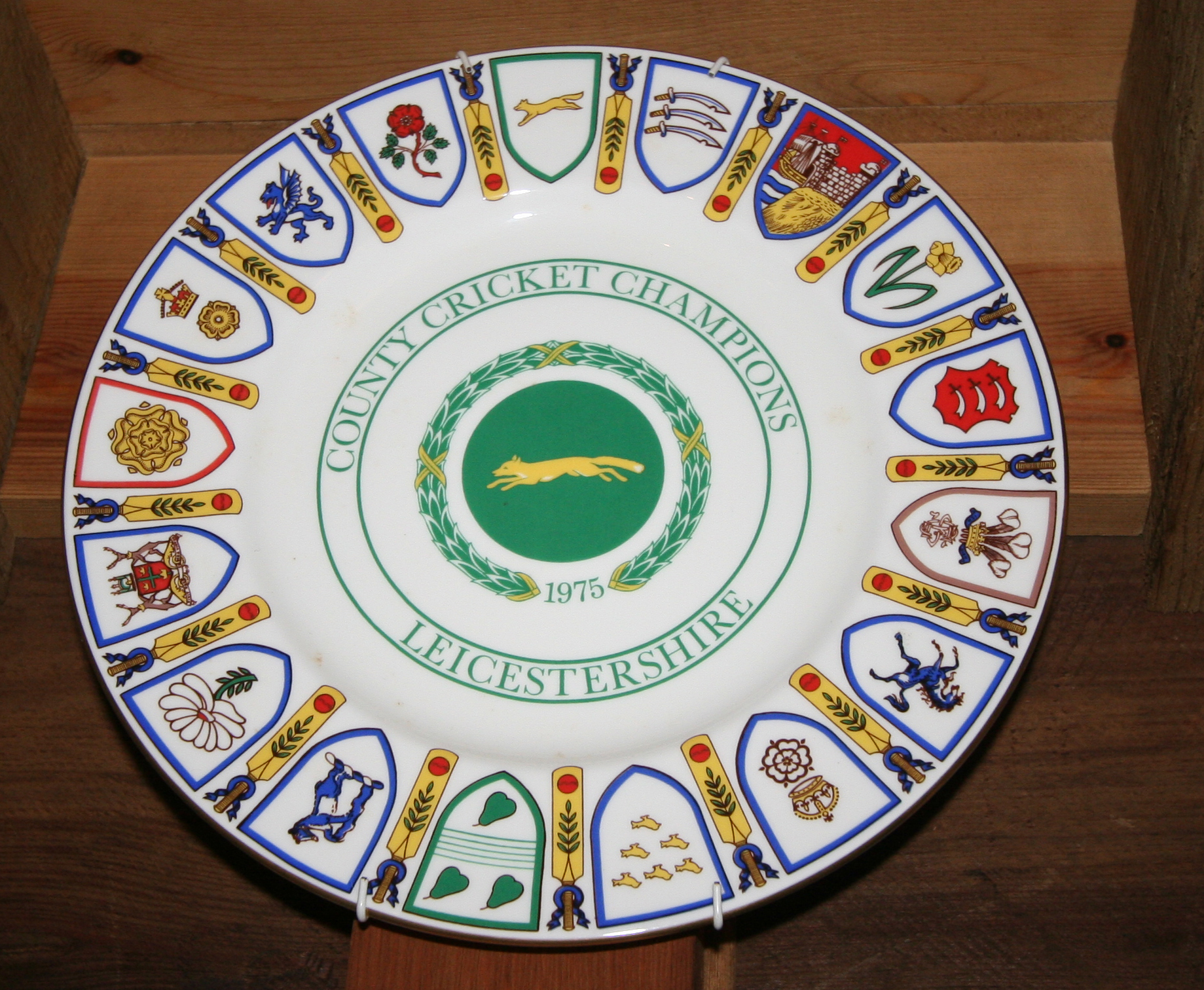 Decorated plate, Leicester County Champions 1975 – Somerset Cricket Museum